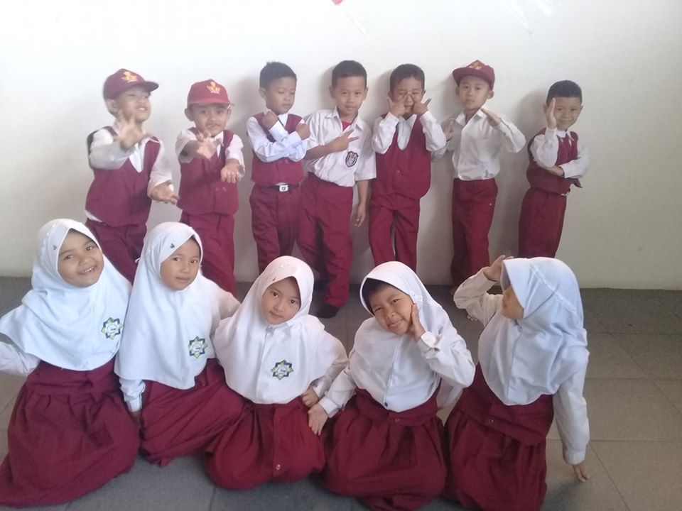 Islamic Elementary School - MUTIARA EMBUN PAGI